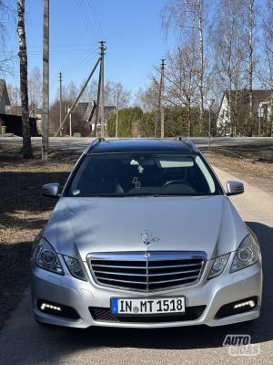 Pelēks Mercedes-Benz E 350 2010 Utena, ar dzinēja tilpumu 3.00 L un nobraukumu 319 tūkst. km par 5650 €, foto 3 vietnē AUTOMOTO.COM.LV