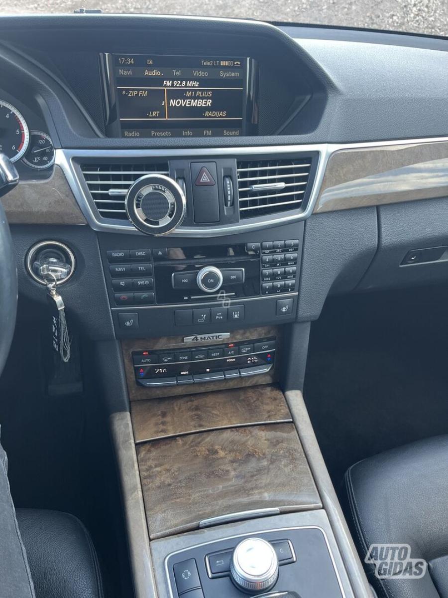 Pelēks Mercedes-Benz E 350 2010 Šakiai, ar dzinēja tilpumu 3.00 L un nobraukumu 285 tūkst. km par 6500 €, foto 18 vietnē AUTOMOTO.COM.LV