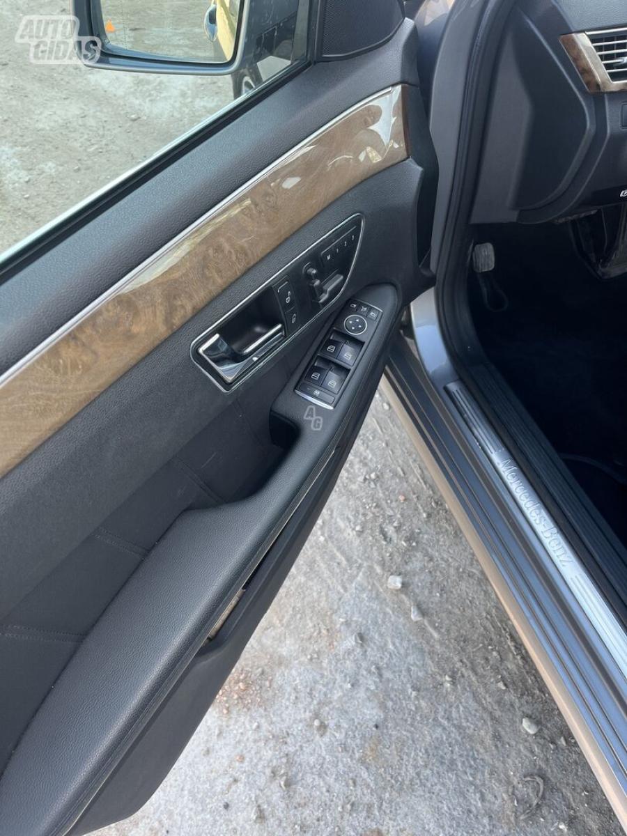 Pelēks Mercedes-Benz E 350 2010 Šakiai, ar dzinēja tilpumu 3.00 L un nobraukumu 285 tūkst. km par 6500 €, foto 20 vietnē AUTOMOTO.COM.LV