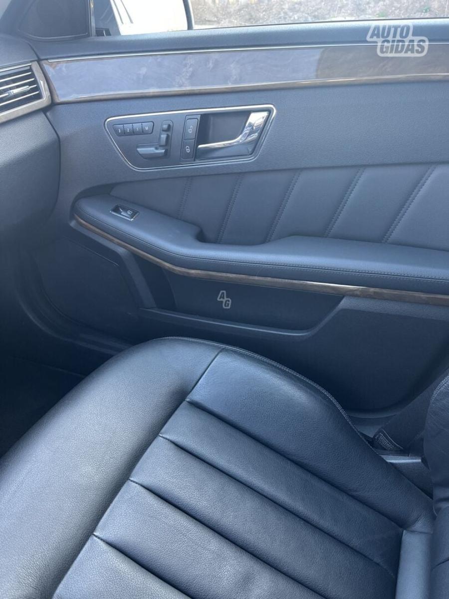 Pelēks Mercedes-Benz E 350 2010 Šakiai, ar dzinēja tilpumu 3.00 L un nobraukumu 285 tūkst. km par 6500 €, foto 21 vietnē AUTOMOTO.COM.LV