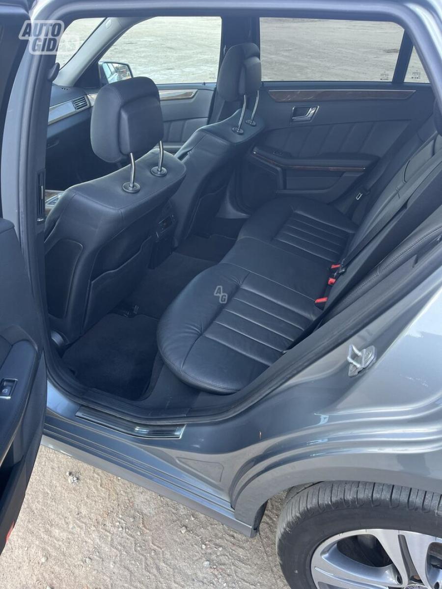 Pelēks Mercedes-Benz E 350 2010 Šakiai, ar dzinēja tilpumu 3.00 L un nobraukumu 285 tūkst. km par 6500 €, foto 22 vietnē AUTOMOTO.COM.LV