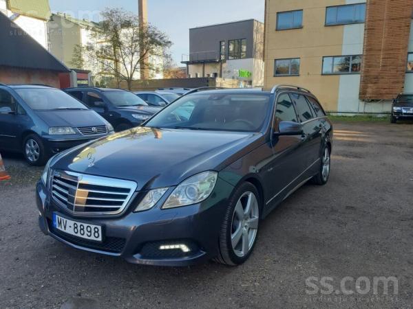 Grey Mercedes-Benz E 350 2010 in Daugavpils, with an engine capacity of 3.00 L and mileage of 0 thousand km for 9950 €, photo 1 on AUTOMOTO.COM.LV