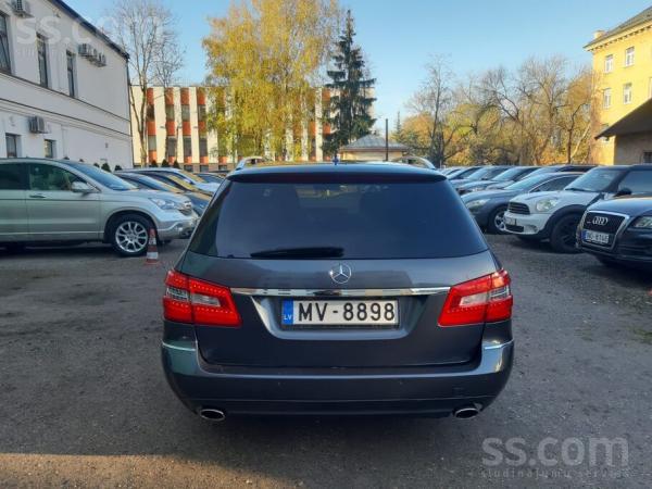 Grey Mercedes-Benz E 350 2010 in Daugavpils, with an engine capacity of 3.00 L and mileage of 0 thousand km for 9950 €, photo 7 on AUTOMOTO.COM.LV
