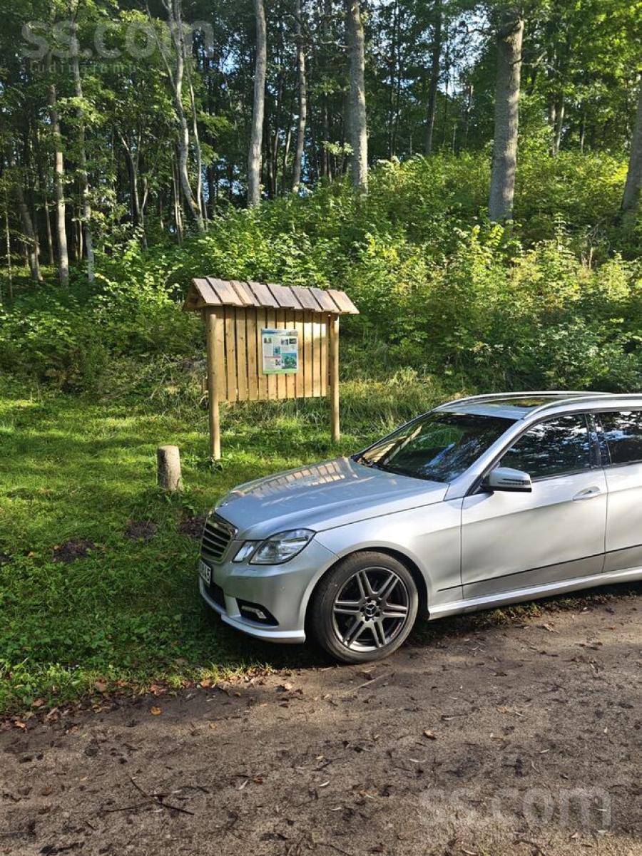 Grey Mercedes-Benz E 350 2010 in Aizkraukle, with an engine capacity of 3.00 L and mileage of 360 thousand km for 6700 €, photo 3 on AUTOMOTO.COM.LV