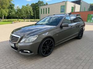 Pelēks Mercedes-Benz E 350 2010 Pērnava, ar dzinēja tilpumu 0.00 L un nobraukumu 349 tūkst. km par 6190 €, foto  vietnē AUTOMOTO.COM.LV