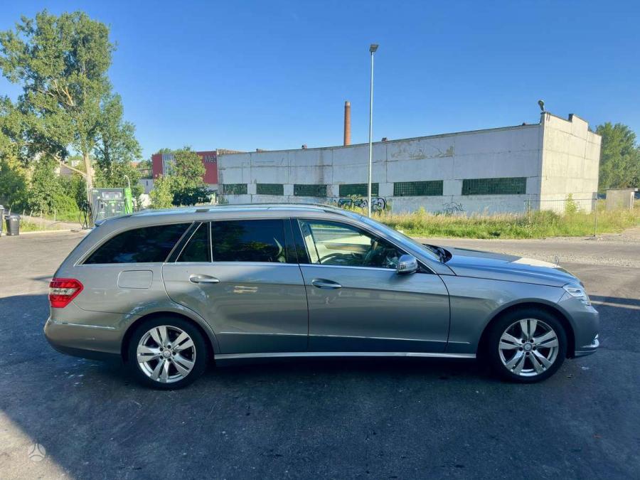 Pelēks Mercedes-Benz E 350 2010 Šauļi, ar dzinēja tilpumu 2.99 L un nobraukumu 268 tūkst. km par 6650 €, foto 6 vietnē AUTOMOTO.COM.LV