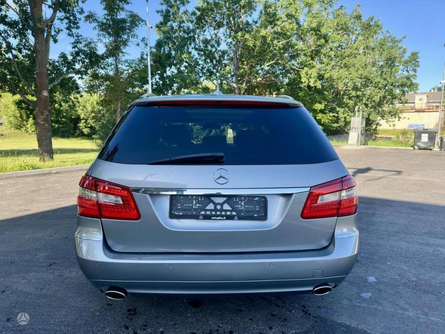 Pelēks Mercedes-Benz E 350 2010 Šauļi, ar dzinēja tilpumu 2.99 L un nobraukumu 268 tūkst. km par 6650 €, foto 12 vietnē AUTOMOTO.COM.LV
