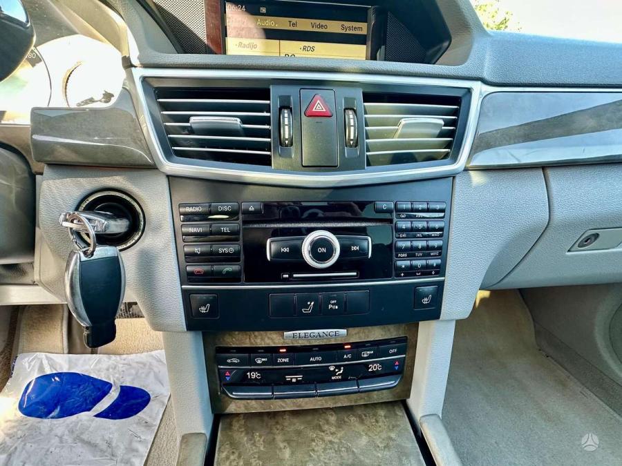 Pelēks Mercedes-Benz E 350 2010 Šauļi, ar dzinēja tilpumu 2.99 L un nobraukumu 268 tūkst. km par 6650 €, foto 20 vietnē AUTOMOTO.COM.LV