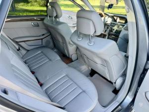 Pelēks Mercedes-Benz E 350 2010 Šauļi, ar dzinēja tilpumu 2.99 L un nobraukumu 268 tūkst. km par 6650 €, foto 23 vietnē AUTOMOTO.COM.LV