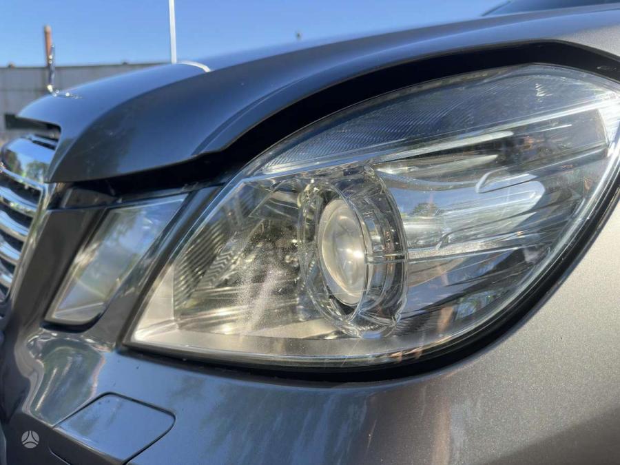 Pelēks Mercedes-Benz E 350 2010 Šauļi, ar dzinēja tilpumu 2.99 L un nobraukumu 268 tūkst. km par 6650 €, foto 26 vietnē AUTOMOTO.COM.LV