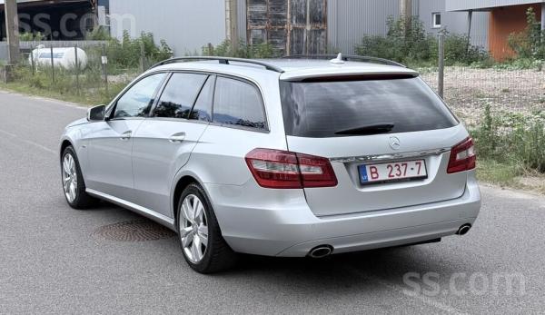Pelēks Mercedes-Benz E 350 2010 Daugavpils, ar dzinēja tilpumu 3.00 L un nobraukumu 301 tūkst. km par 7290 €, foto 5 vietnē AUTOMOTO.COM.LV