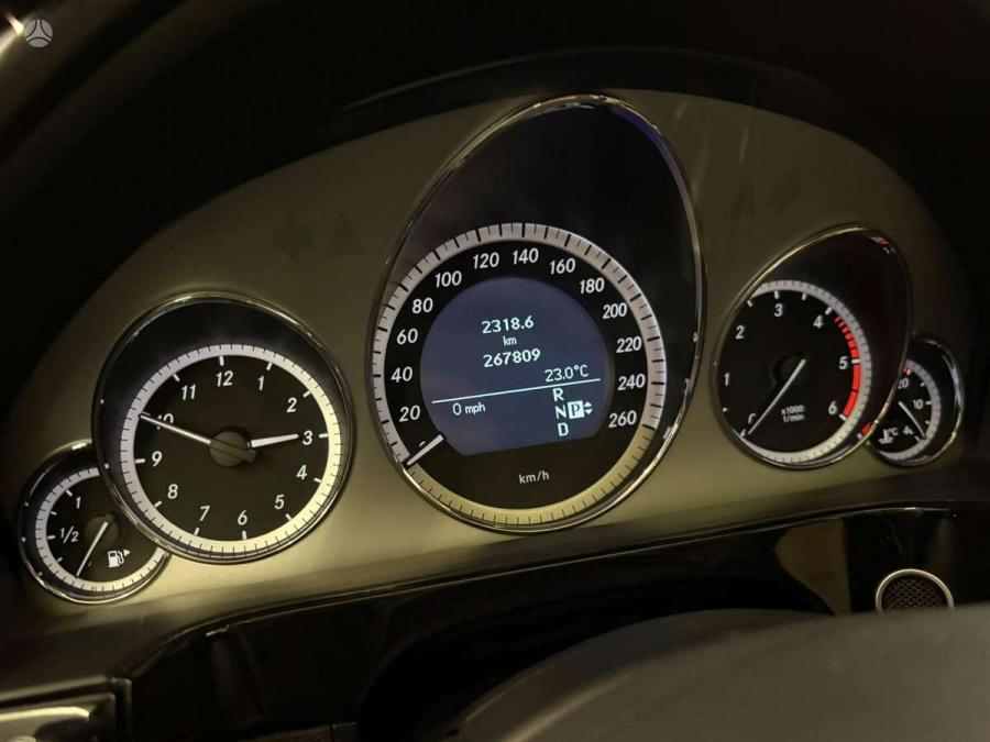 Grey Mercedes-Benz E 350 2010 in Marijampole, with an engine capacity of 2.99 L and mileage of 267 thousand km for 8999 €, photo 16 on AUTOMOTO.COM.LV