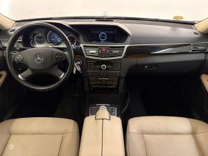 Grey Mercedes-Benz E 350 2010 in Marijampole, with an engine capacity of 2.99 L and mileage of 267 thousand km for 8999 €, photo 18 on AUTOMOTO.COM.LV