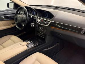 Grey Mercedes-Benz E 350 2010 in Marijampole, with an engine capacity of 2.99 L and mileage of 267 thousand km for 8999 €, photo 19 on AUTOMOTO.COM.LV