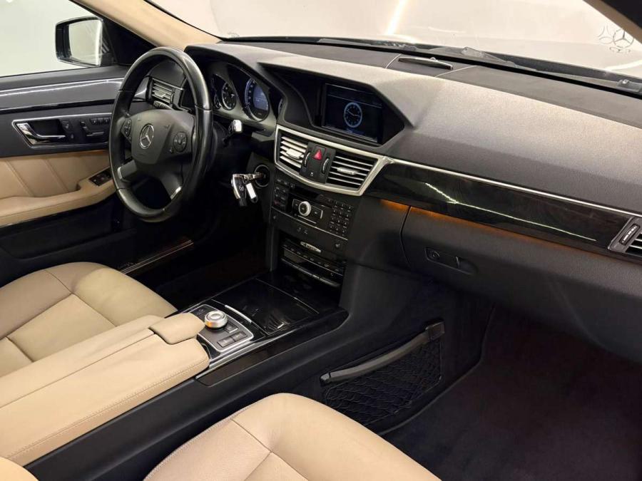 Grey Mercedes-Benz E 350 2010 in Marijampole, with an engine capacity of 2.99 L and mileage of 267 thousand km for 8999 €, photo 19 on AUTOMOTO.COM.LV