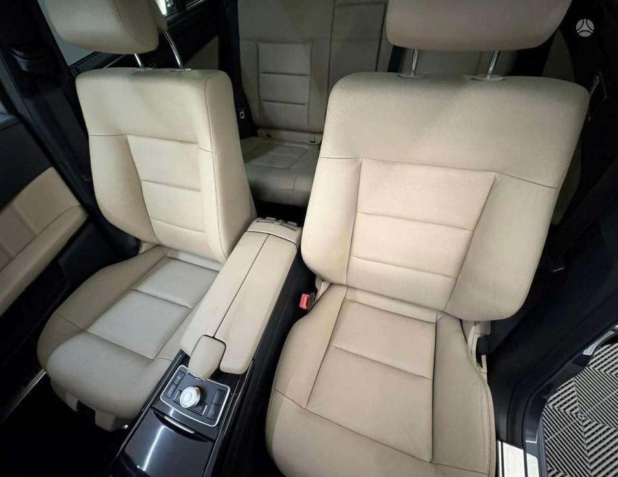 Grey Mercedes-Benz E 350 2010 in Marijampole, with an engine capacity of 2.99 L and mileage of 267 thousand km for 8999 €, photo 26 on AUTOMOTO.COM.LV
