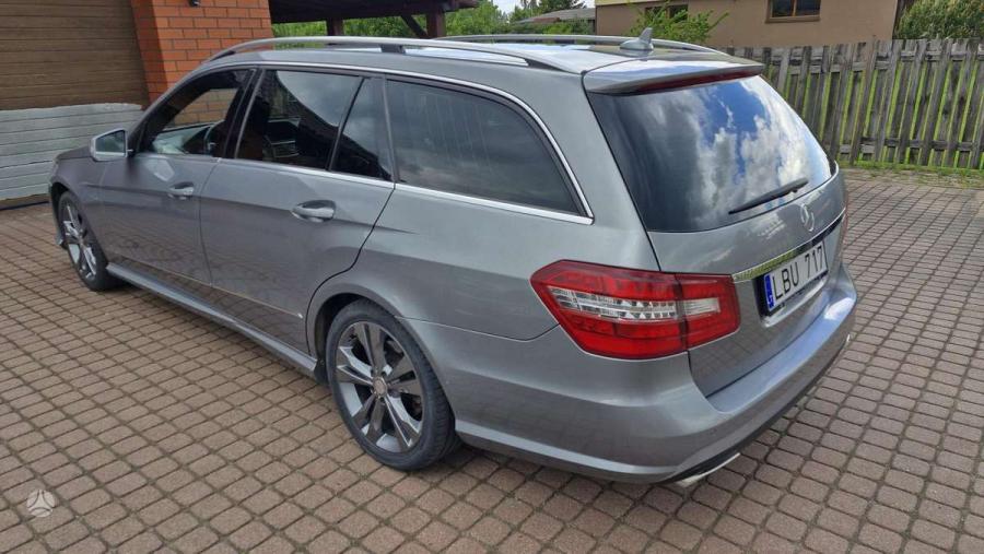 Grey Mercedes-Benz E 350 2010 in Telschi, with an engine capacity of 3.50 L and mileage of 250 thousand km for 7500 €, photo 5 on AUTOMOTO.COM.LV