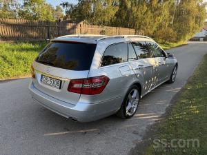 Pelēks Mercedes-Benz E 350 2010 Rīga, ar dzinēja tilpumu 3.00 L un nobraukumu 290 tūkst. km par 7150 €, foto 5 vietnē AUTOMOTO.COM.LV