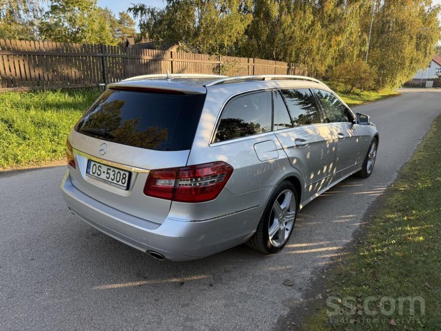 Pelēks Mercedes-Benz E 350 2010 Rīga, ar dzinēja tilpumu 3.00 L un nobraukumu 290 tūkst. km par 7150 €, foto 5 vietnē AUTOMOTO.COM.LV