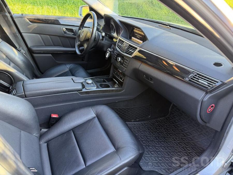 Pelēks Mercedes-Benz E 350 2010 Rīga, ar dzinēja tilpumu 3.00 L un nobraukumu 290 tūkst. km par 7150 €, foto 10 vietnē AUTOMOTO.COM.LV