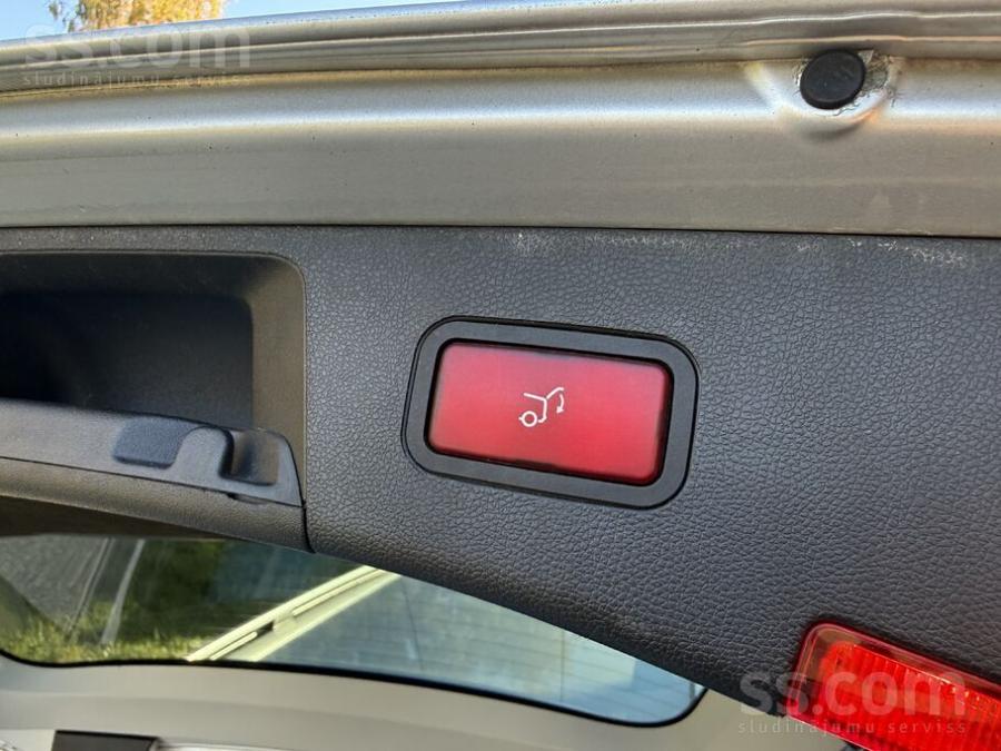 Pelēks Mercedes-Benz E 350 2010 Rīga, ar dzinēja tilpumu 3.00 L un nobraukumu 290 tūkst. km par 7150 €, foto 16 vietnē AUTOMOTO.COM.LV