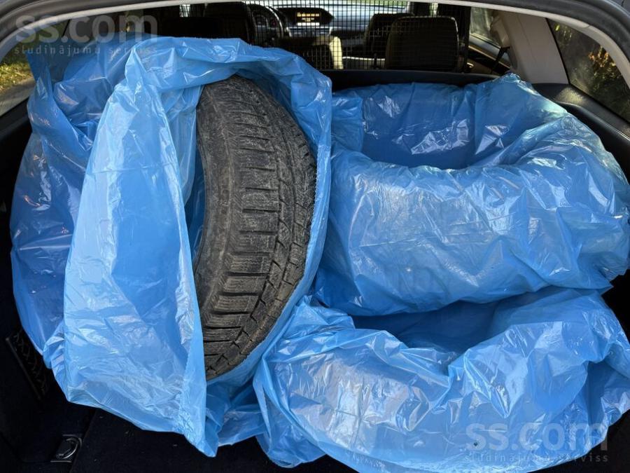 Pelēks Mercedes-Benz E 350 2010 Rīga, ar dzinēja tilpumu 3.00 L un nobraukumu 290 tūkst. km par 7150 €, foto 17 vietnē AUTOMOTO.COM.LV