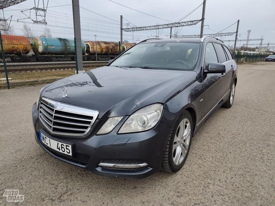 Pelēks Mercedes-Benz E 350 2011 Šauļi, ar dzinēja tilpumu 3.00 L un nobraukumu 297 tūkst. km par 6100 €, foto 1 vietnē AUTOMOTO.COM.LV
