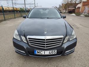 Pelēks Mercedes-Benz E 350 2011 Šauļi, ar dzinēja tilpumu 3.00 L un nobraukumu 297 tūkst. km par 6100 €, foto 3 vietnē AUTOMOTO.COM.LV