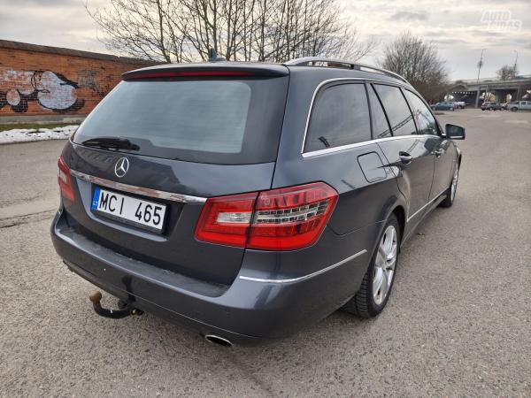 Pelēks Mercedes-Benz E 350 2011 Šauļi, ar dzinēja tilpumu 3.00 L un nobraukumu 297 tūkst. km par 6100 €, foto 4 vietnē AUTOMOTO.COM.LV