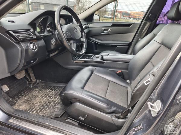 Pelēks Mercedes-Benz E 350 2011 Šauļi, ar dzinēja tilpumu 3.00 L un nobraukumu 297 tūkst. km par 6100 €, foto 9 vietnē AUTOMOTO.COM.LV