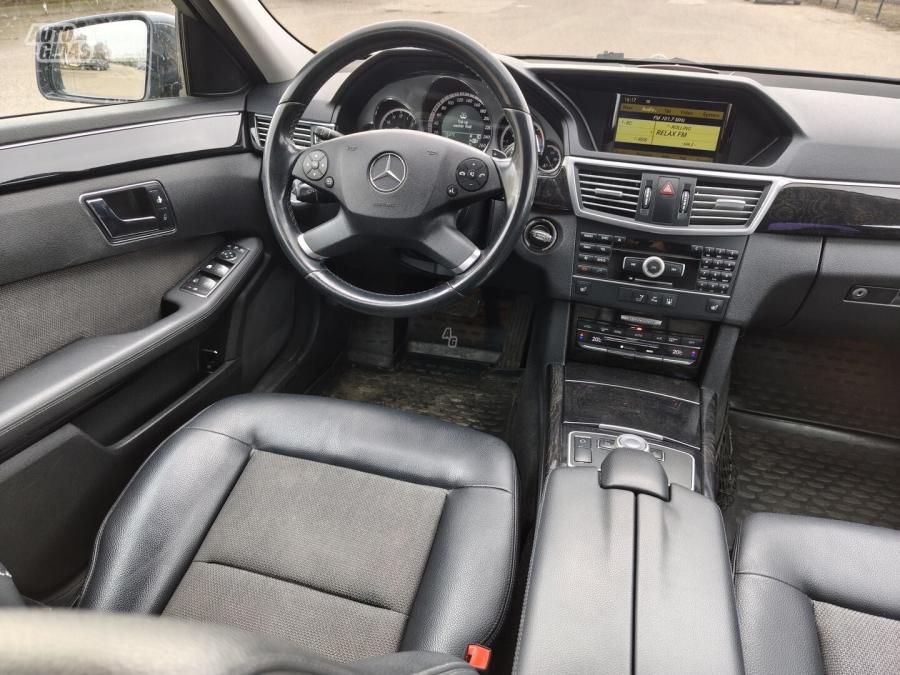Pelēks Mercedes-Benz E 350 2011 Šauļi, ar dzinēja tilpumu 3.00 L un nobraukumu 297 tūkst. km par 6100 €, foto 11 vietnē AUTOMOTO.COM.LV