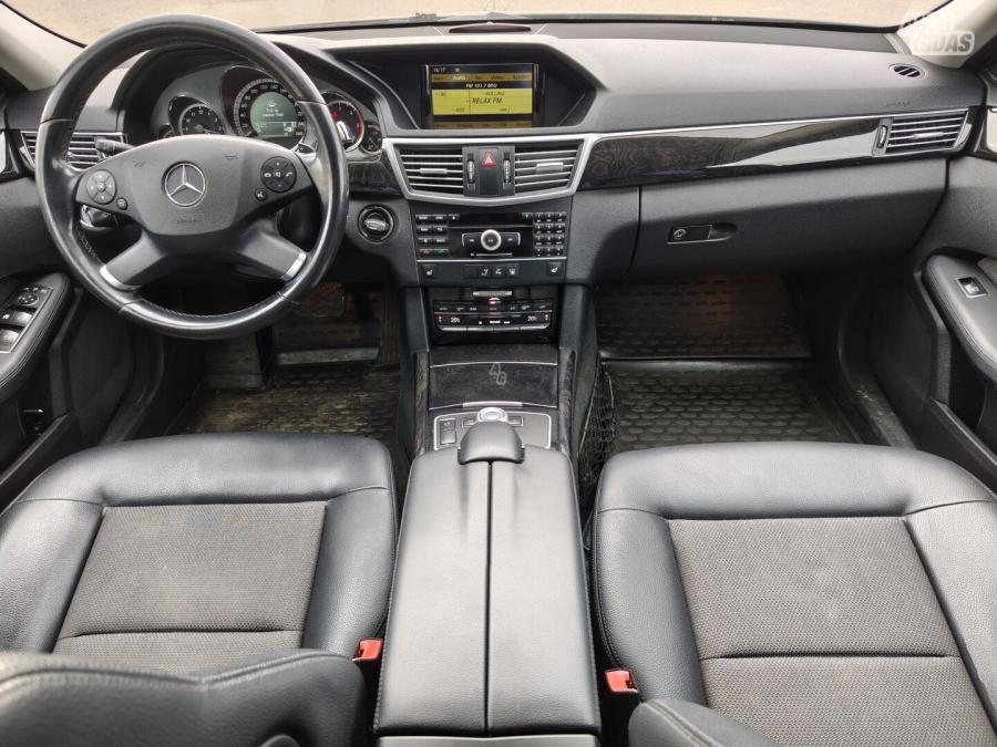 Pelēks Mercedes-Benz E 350 2011 Šauļi, ar dzinēja tilpumu 3.00 L un nobraukumu 297 tūkst. km par 6100 €, foto 12 vietnē AUTOMOTO.COM.LV