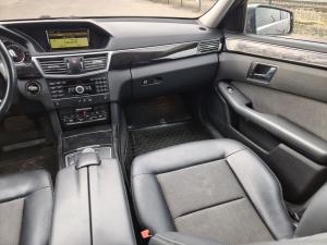 Pelēks Mercedes-Benz E 350 2011 Šauļi, ar dzinēja tilpumu 3.00 L un nobraukumu 297 tūkst. km par 6100 €, foto 14 vietnē AUTOMOTO.COM.LV