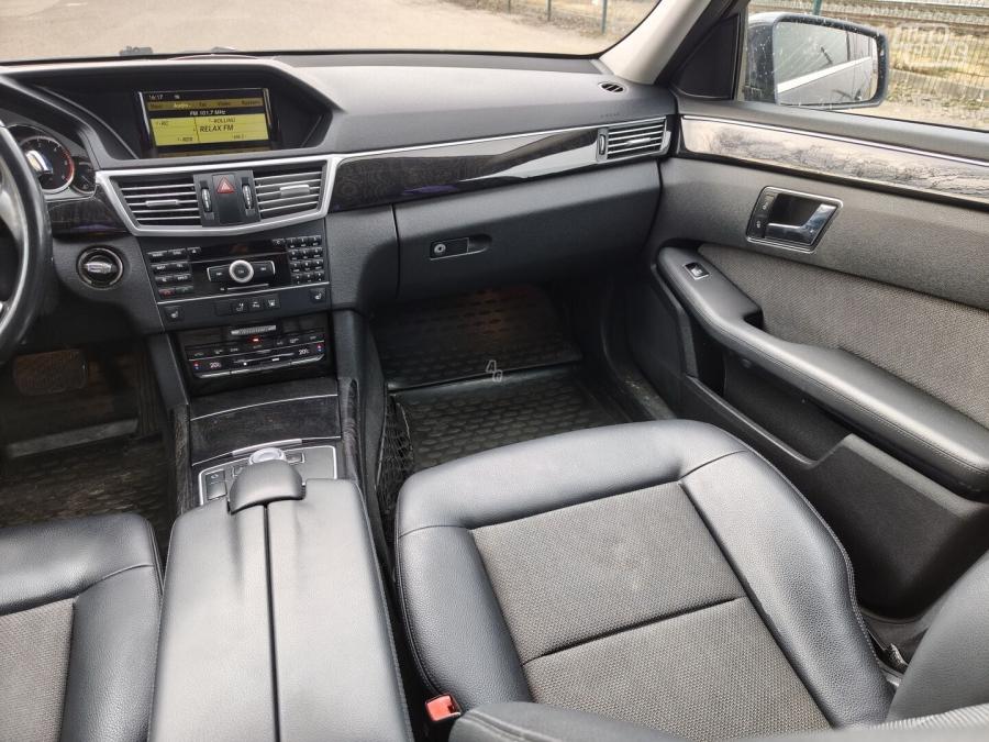Pelēks Mercedes-Benz E 350 2011 Šauļi, ar dzinēja tilpumu 3.00 L un nobraukumu 297 tūkst. km par 6100 €, foto 14 vietnē AUTOMOTO.COM.LV
