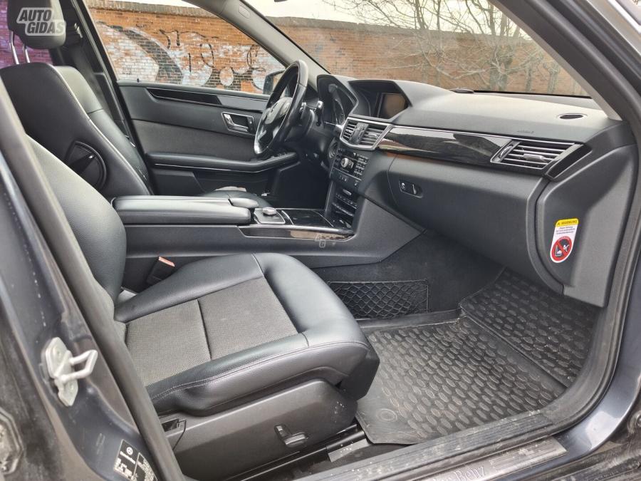 Pelēks Mercedes-Benz E 350 2011 Šauļi, ar dzinēja tilpumu 3.00 L un nobraukumu 297 tūkst. km par 6100 €, foto 15 vietnē AUTOMOTO.COM.LV