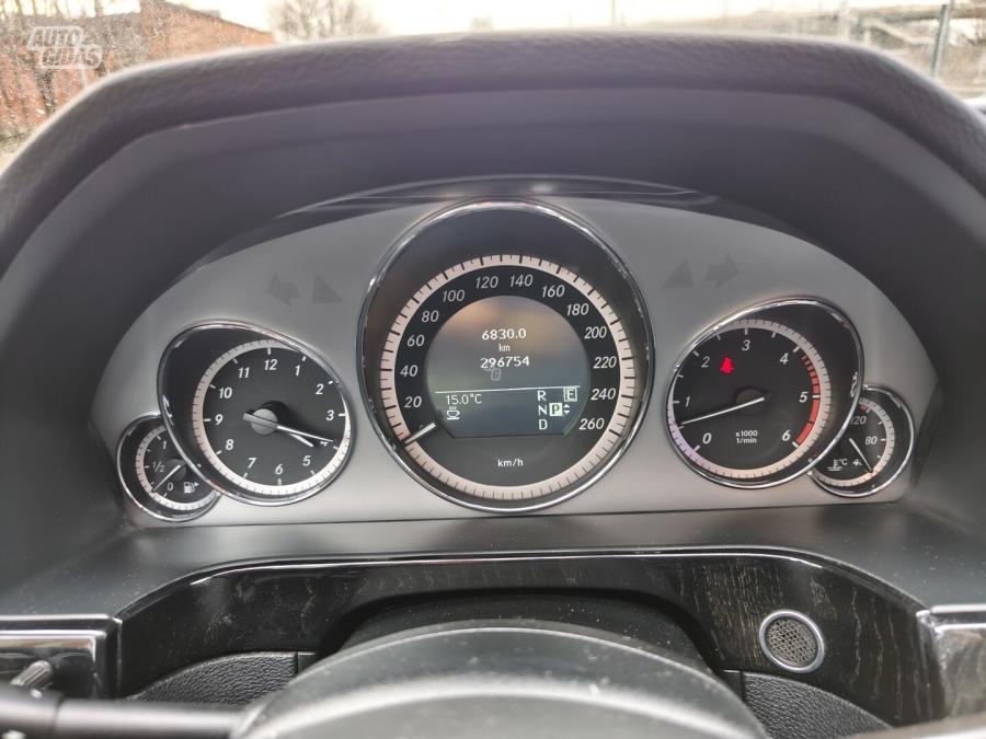 Pelēks Mercedes-Benz E 350 2011 Šauļi, ar dzinēja tilpumu 3.00 L un nobraukumu 297 tūkst. km par 6100 €, foto 21 vietnē AUTOMOTO.COM.LV