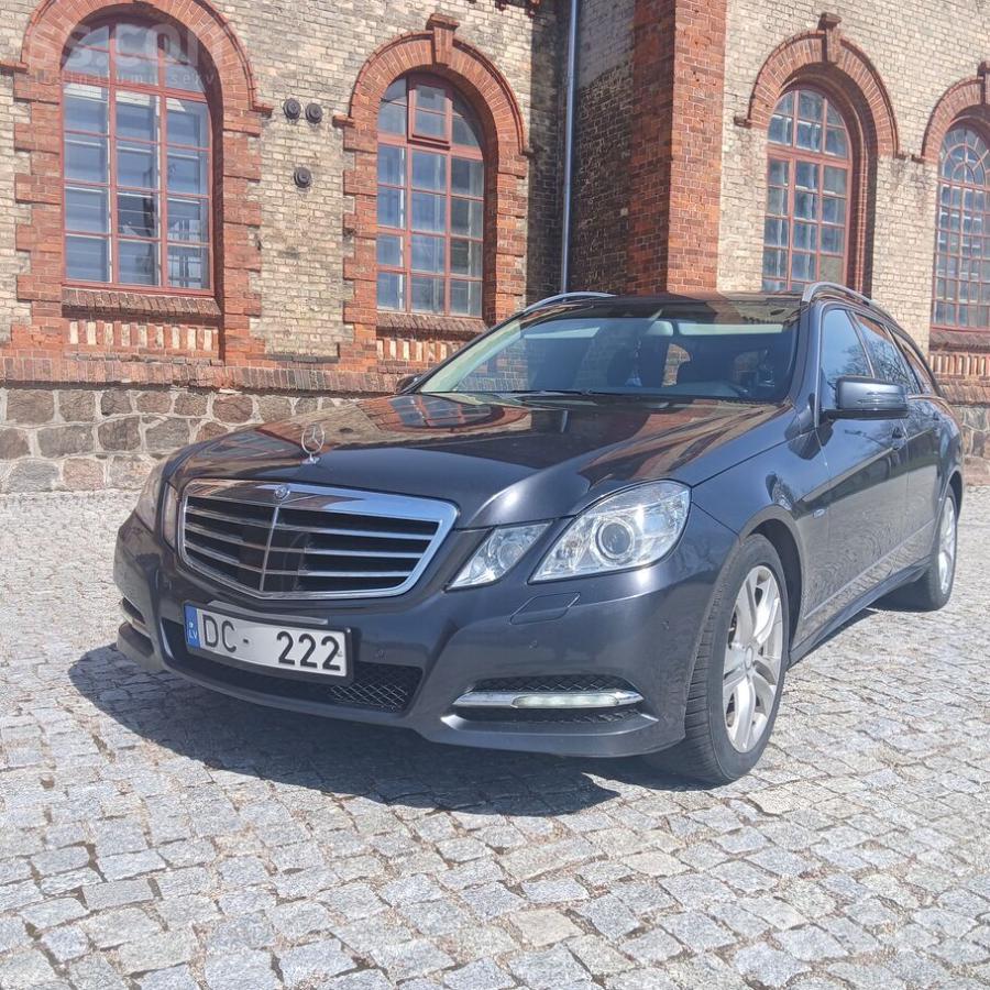 Pelēks Mercedes-Benz E 350 2011 Ventspils, ar dzinēja tilpumu 3.00 L un nobraukumu 267 tūkst. km par 9250 €, foto 1 vietnē AUTOMOTO.COM.LV