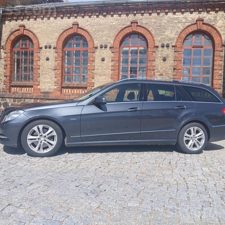 Pelēks Mercedes-Benz E 350 2011 Ventspils, ar dzinēja tilpumu 3.00 L un nobraukumu 267 tūkst. km par 9250 €, foto 3 vietnē AUTOMOTO.COM.LV
