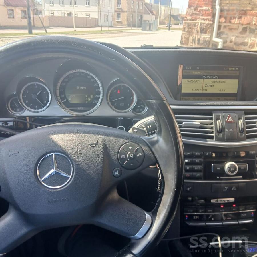 Pelēks Mercedes-Benz E 350 2011 Ventspils, ar dzinēja tilpumu 3.00 L un nobraukumu 267 tūkst. km par 9250 €, foto 6 vietnē AUTOMOTO.COM.LV