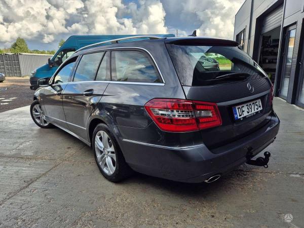 Grey Mercedes-Benz E 350 2011 in Utena, with an engine capacity of 2.99 L and mileage of 390 thousand km for 5490 €, photo 4 on AUTOMOTO.COM.LV