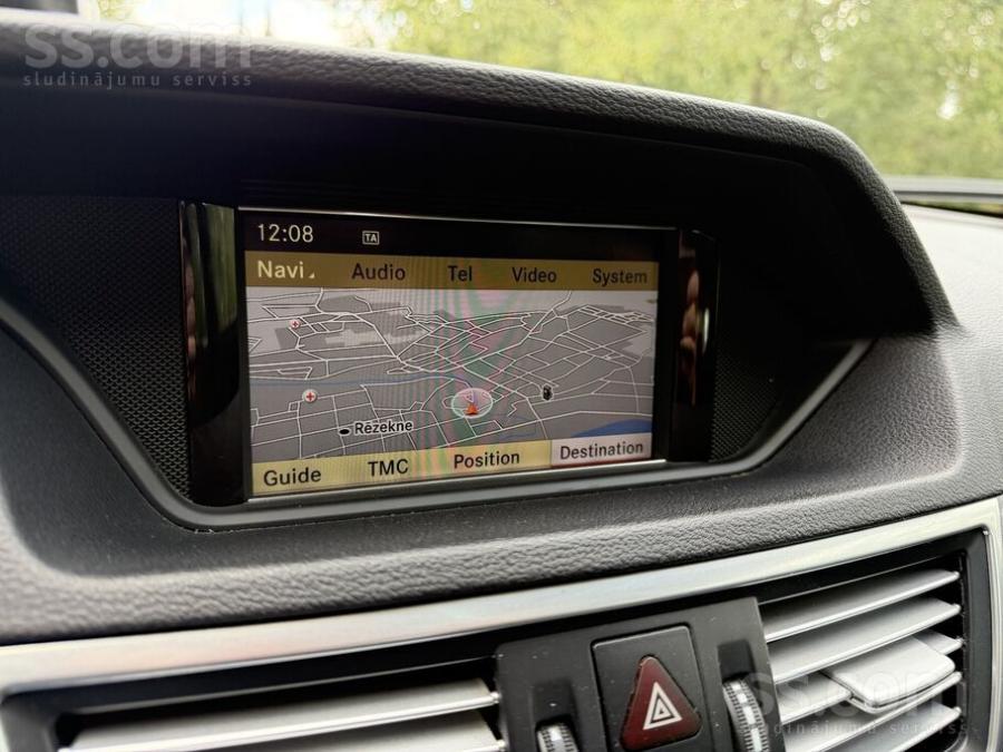 Grey Mercedes-Benz E 350 2011 in Rezekne, with an engine capacity of 3.00 L and mileage of 284 thousand km for 6490 €, photo 18 on AUTOMOTO.COM.LV