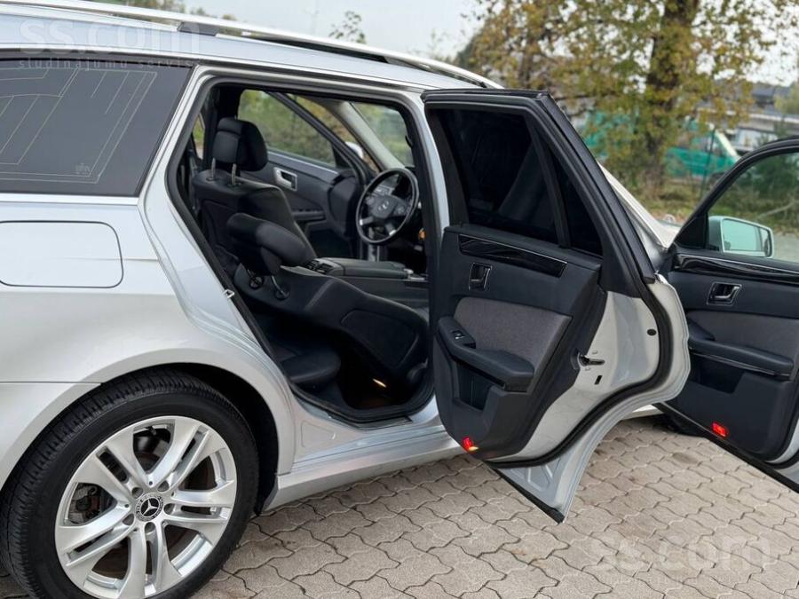 Pelēks Mercedes-Benz E 350 2011 Rīga, ar dzinēja tilpumu 3.00 L un nobraukumu 0 tūkst. km par 6950 €, foto 24 vietnē AUTOMOTO.COM.LV