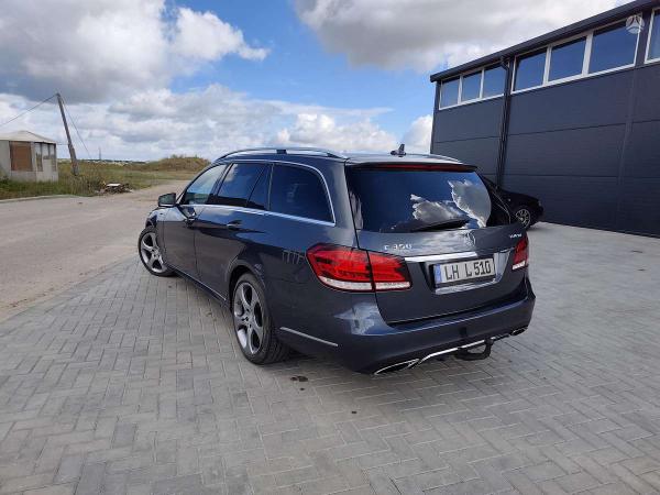 Grey Mercedes-Benz E 350 2014 in Kaunas, with an engine capacity of 3.00 L and mileage of 322 thousand km for 8860 €, photo 5 on AUTOMOTO.COM.LV