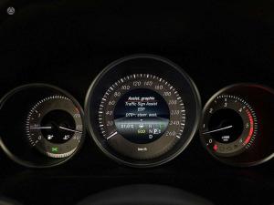 Серый Мерседес E 350 2015 в Вильнюс, объемом двигателя 2.99 л и пробегом 226 тыс. км за 13000 €, фото 24 на AUTOMOTO.COM.LV