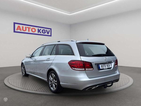 Mercedes-Benz E 350 2015 in Kaunas on AUTOMOTO.COM.LV Grey Mercedes-Benz E 350 2015 in Kaunas, with an engine capacity of 3.00 L and mileage of 353 thousand km for 12499 β¬, photo 4 on AUTOMOTO.COM.LV