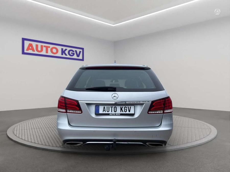 Pelēks Mercedes-Benz E 350 2015 Kauņa, ar dzinēja tilpumu 3.00 L un nobraukumu 353 tūkst. km par 12499 €, foto 5 vietnē AUTOMOTO.COM.LV