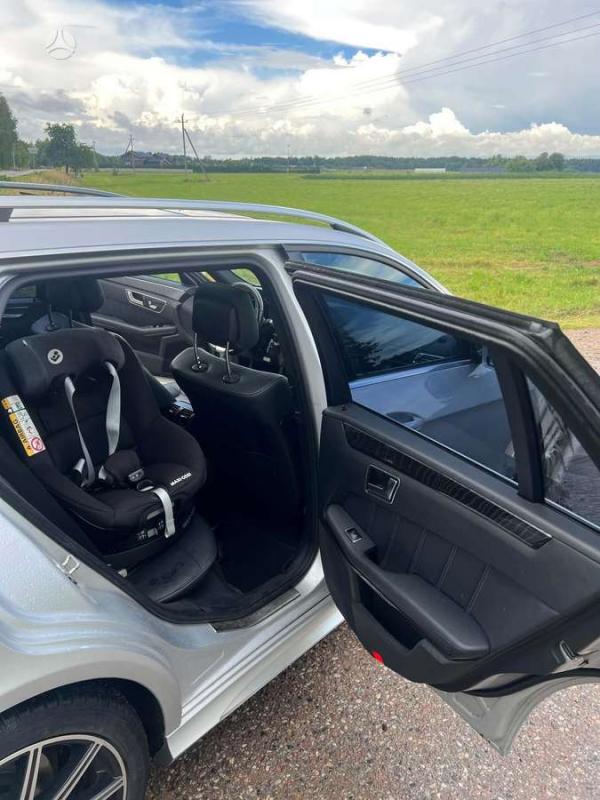 Grey Mercedes-Benz E 350 2016 in Kaunas, with an engine capacity of 2.99 L and mileage of 402 thousand km for 12000 €, photo 8 on AUTOMOTO.COM.LV
