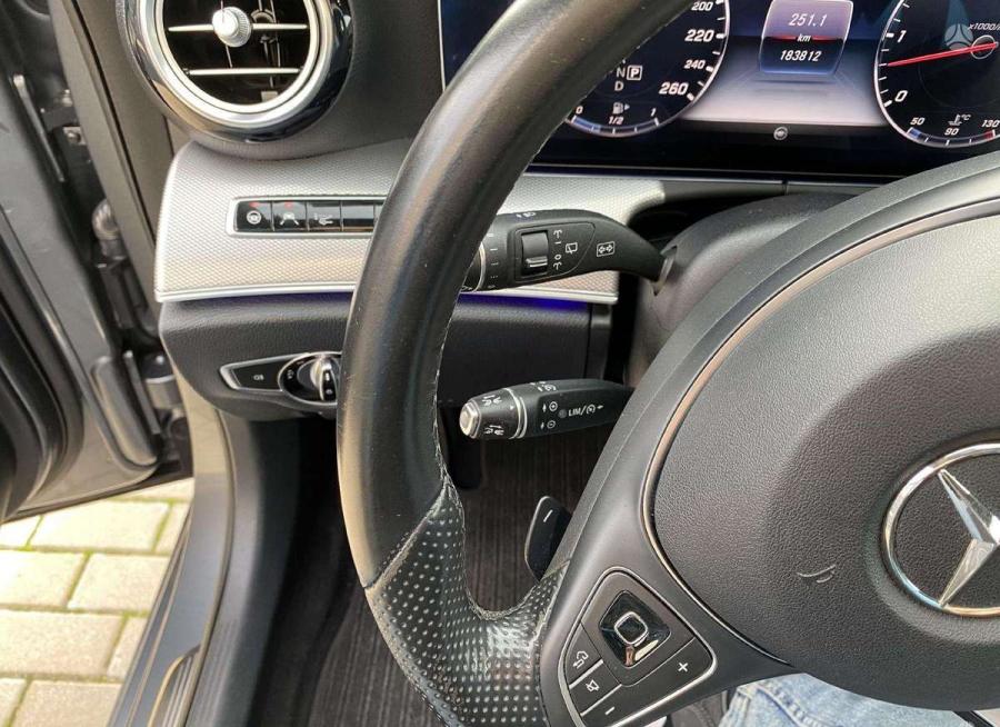 Grey Mercedes-Benz E 350 2017 in Marijampole, with an engine capacity of 2.99 L and mileage of 183 thousand km for 21650 €, photo 19 on AUTOMOTO.COM.LV