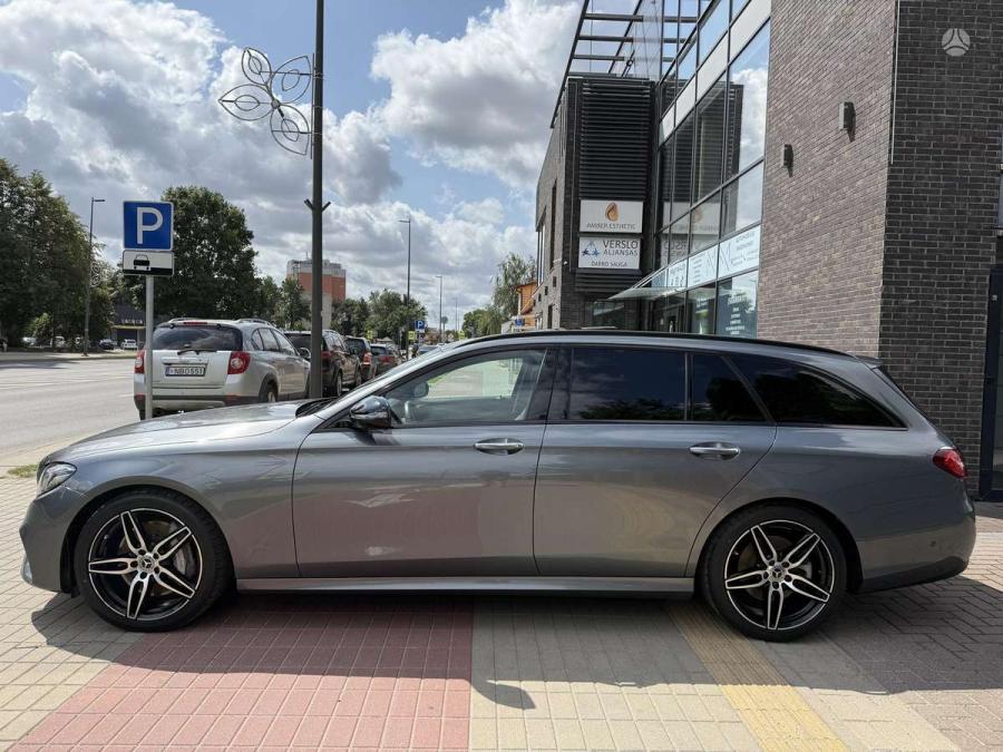 Grey Mercedes-Benz E 350 2017 in Marijampole, with an engine capacity of 2.99 L and mileage of 183 thousand km for 18999 €, photo 6 on AUTOMOTO.COM.LV