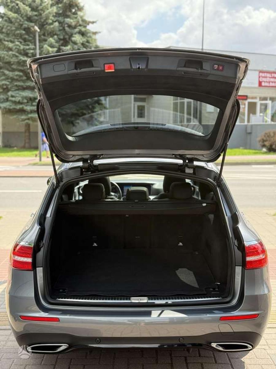 Grey Mercedes-Benz E 350 2017 in Marijampole, with an engine capacity of 2.99 L and mileage of 183 thousand km for 18999 €, photo 19 on AUTOMOTO.COM.LV